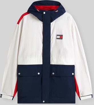 Tommy Jeans Regular Fit Jacke aus Nylon mit Logo-Patch
