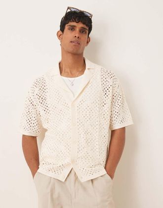 Mango Kurz&auml;rmliges, geh&auml;keltes Baumwollmix-Hemd in Wei&szlig; mit offenem Kragen