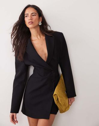 Miss Selfridge robe blazer cintr&eacute;e &agrave; &eacute;paules marqu&eacute;es noire