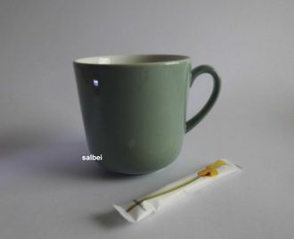 Dibbern Solid Color - Becher mit Henkel 0,32 l salbei - NEU