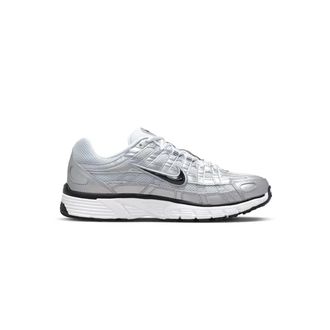 Nike Femme, Chaussures, Gris, Taille: 38 1/2 EU Baskets Bout Rond en Tissu Synth&eacute;tique