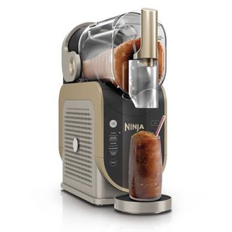 Ninja SLUSHi Maschine f&uuml;r Slush, Eis-Cocktails, Frapp&eacute;, Milchshakes & gefrorenen Saft, ohne Eis oder Vorbereitungsaufwand, WhisperChill-Technology, fasst 1,
