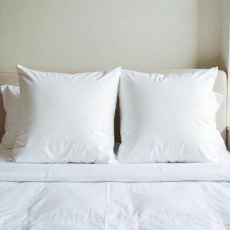 Pizuna Luxuri&ouml;ser Soft-Satin 2er Pack Kissenbezug 80x80 cm Wei&szlig;, 800 Fadenzahl Baumwolle Quadratisch Kissenbez&uuml;ge, 100% Langstapel Baumwolle Nur Kissenbezug 