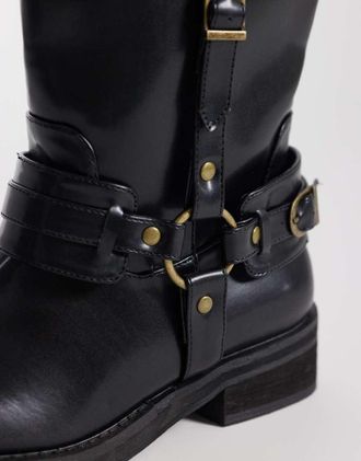 Public Desire Fig - Kniehohe Stiefel in Schwarz mit Riemen