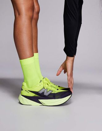 New Balance FuelCell Rebel - Lauf-Sneaker f&uuml;r Damen in Neongr&uuml;n und Schwarz