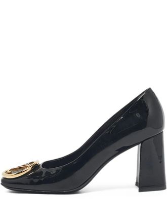 Louis Vuitton escarpins Madeleine &agrave; plaque logo - Noir