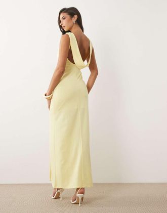 Tfnc Crepe-Kleid mit U-Boot-Ausschnitt, offenem R&uuml;cken und Maxi-L&auml;nge in Zitronengelb