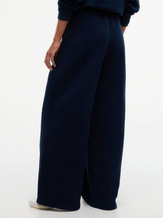 Tommy Jeans Sweathose TJW WIDE LEG SCRIPT SWEATPANTS Baumwollmischung, l&auml;ssig geschnitten