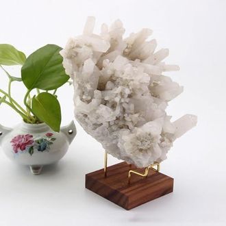 Generic Pr&eacute;sentoir en forme de roche et min&eacute;raux, support en laiton, 6,5 x 6,5 x 8 cm, petit chevalet daffichage pour min&eacute;raux, roches, pierres, avec base en 