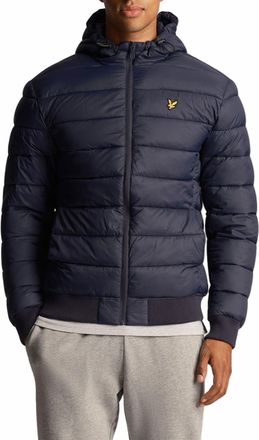 Lyle & Scott Quilted Wadded Jacket für Herren in Schwarz ist eine leichte, isolierte Steppjacke mit Kapuze, die perfekt für kühleres Wetter ist