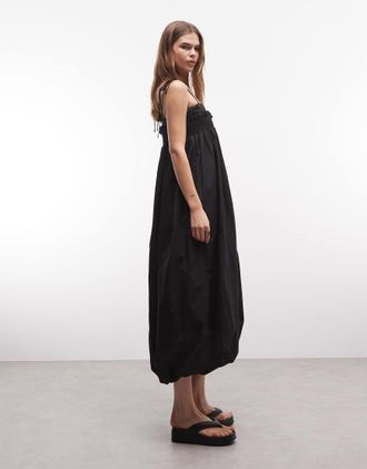 Reclaimed Vintage Robe babydoll caraco longue &agrave; ourlet boule et noeuds - Noir