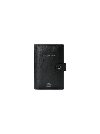 Victoria Hyde London Passport holder Amelia