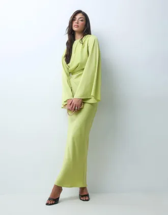 Asos Robe longue effet drap&eacute; &agrave; manches &eacute;vas&eacute;es - Vert