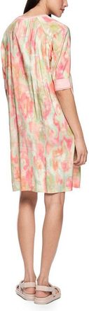 Marc Cain Midikleid Mindful Moving Premium Damenmode mit Print, Sommerkleid, V-Ausschnitt, locker geschnitten