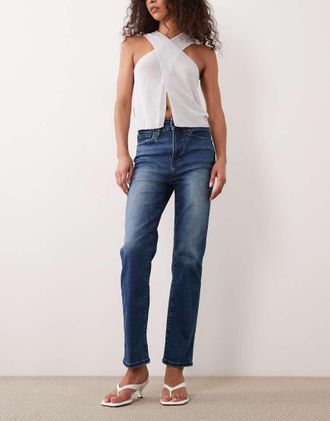 Good American Always Fits Good Legs - Straight Jeans in dunkelblauer Waschung-Navy