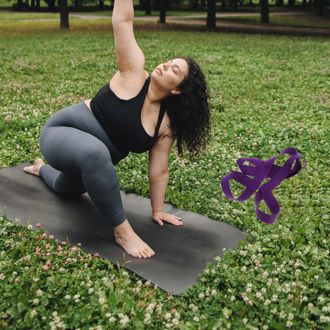 Yardwe Yogamatten Schlinge 2 St&uuml;ck aus Robustem Baumwollmaterial mit Verstellbarem Gummiband f&uuml;r Yoga und Pilates