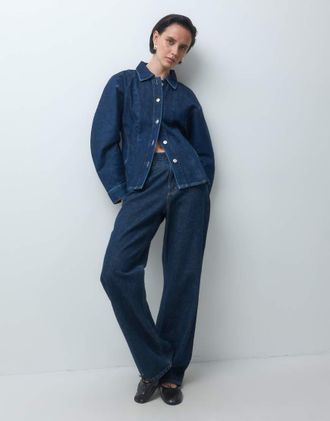 Asos Denim-Hemd mit taillierter Taille und Kokon&auml;rmeln in Mittelblau