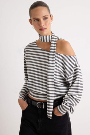 Trendyol Gestreifte Bluse, lang, Regular Fit - Schwarz