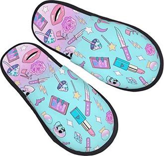 Generic Chaussons Femme Homme Girly Pastel Sorci&egrave;re Gothique Chaud Chaussons Chaude Pantoufles En Peluche Confort Chausson DHiver Pour H&ocirc;tel Voyager Int&eacute;rieur
