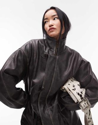 Topshop Jacke aus gewaschenem Kunstleder in Grau mit Bindegürtel und kariertem Innenfutter