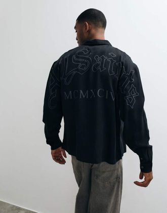 AllSaints chemise &agrave; manches longues Soul avec logo graphique et imprim&eacute; au dos en noir