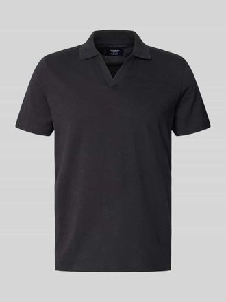 Mc Neal Slim Fit Poloshirt mit V-Ausschnitt