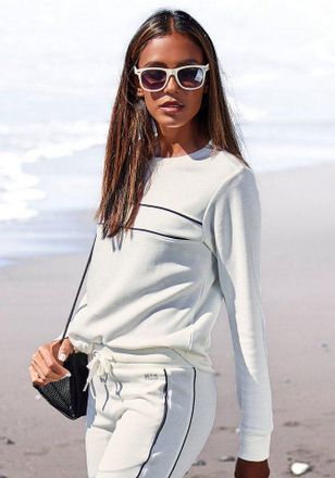H.I.S Sweatshirt mit Piping auf der Brust. Ideal f&uuml;r Sport- und Freizeit
