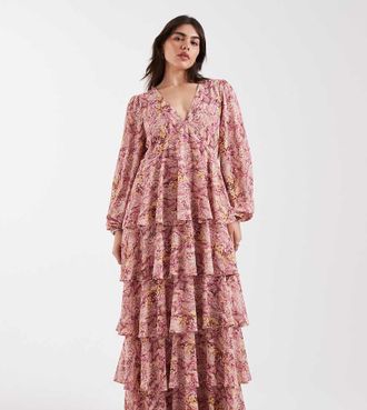 Pretty Lavish Curve Ashton - Robe volant&eacute;e longue &agrave; imprim&eacute; fleuri abstrait rouge baie avec manches longues et col V-Multicolore