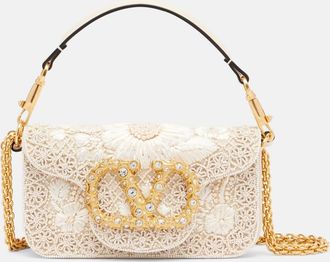 Valentino Garavani Sac Loc&ograve; Small en raphia &agrave; ornements