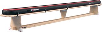 Sport-Thieme AirBeam Carbon Bench | Aufblasbare Balancebank mit Fu&szlig;pumpe und Gurten | 400x30x10 cm | Schwarz Rot | Vinyl Trainingsger&auml;t f&uuml;r Verein Anf&auml;nger Trainin