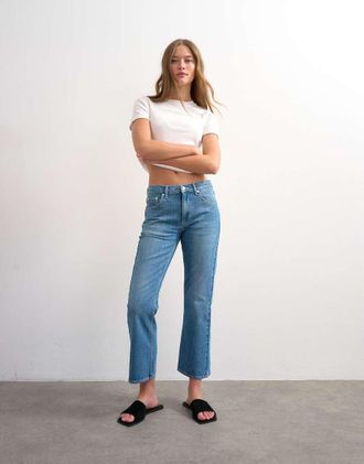 Topshop Jean court &eacute;vas&eacute; - Bleu moyen