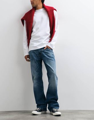 Weekday Sky jean droit taille basse en d&eacute;lavage bleu fonc&eacute;