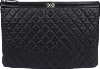 Chanel Crossbody Bags - Chanel Quilted Caviar Leather CC Boy Clutch - Gr. unisize - in Schwarz - f&uuml;r Damen