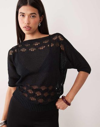Motel Damini pull &agrave; &eacute;paules d&eacute;nud&eacute;es avec d&eacute;tail crochet noir
