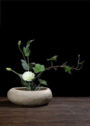 Generic Japanische Ikebana-Vase aus Keramik, Blumenarrangement-Beh&auml;lter mit rundem Blumenfrosch, A11