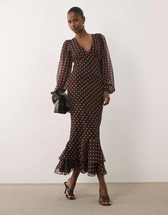 Lace & Beads Robe longue &agrave; pois avec col en V, manches bouffantes et ourlet &agrave; volants - Cr&egrave;me chocolat&eacute;-Multi