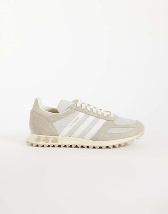 adidas Originals LA Sneaker in Khaki und Wollwei&szlig;-Gr&uuml;n