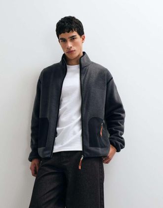 Asos polaire zipp&eacute;e coupe d&eacute;contract&eacute;e avec poches en nylon noir-Gris