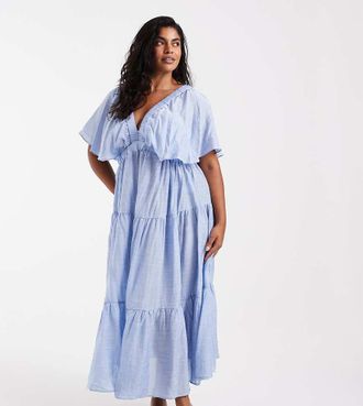 Vero Moda Curve robe longue &agrave; manches volumineuses et &agrave; volants bleu clair
