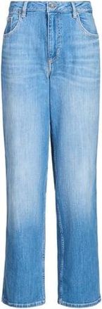 Guess Jean boyfriend