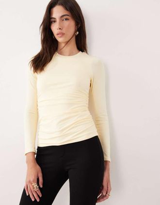 Nobody's Child Lang&auml;rmliges Shirt in Cremewei&szlig; mit seitlicher Raffung