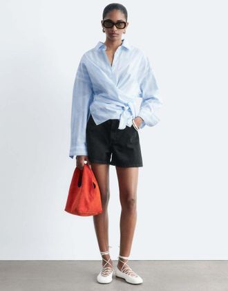 & Other Stories Locker geschnittene Jeansshorts in schwarzer Waschung