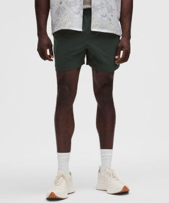 lululemon ABC Pull-on-Shorts aus für Männer - 13 cm - Größe XL in Rainforest Green