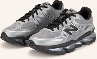 New Balance Sneaker 2000 silber