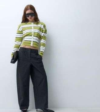 Vero Moda Petite Hose mit mittlerer Leibh&ouml;he und Barrel-Leg in Schwarz