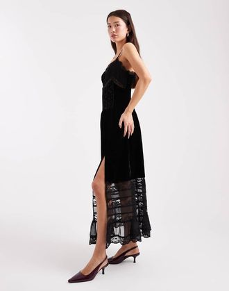 Miss Selfridge Maxi-Tr&auml;gerkleid aus Samt und Spitze in Schwarz