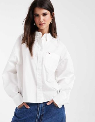 Tommy Jeans Flag-Logo Oversize-Cropped-Hemd in Wei&szlig;
