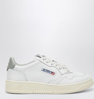 Autry Medalist Low sneakers in white/grass green leather