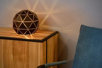 Licht-Erlebnisse Nachttischleuchte Metall Schwarz Nachttisch Schlafzimmer 22 cm klein E27 bis 25 W Modern elegant stilvoll Kugel Tischlampe Wohnzimmer WANOR