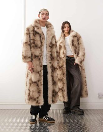 Reclaimed Vintage Manteau long unisexe en fausse fourrure &agrave; motif l&eacute;opard des neiges-Blanc